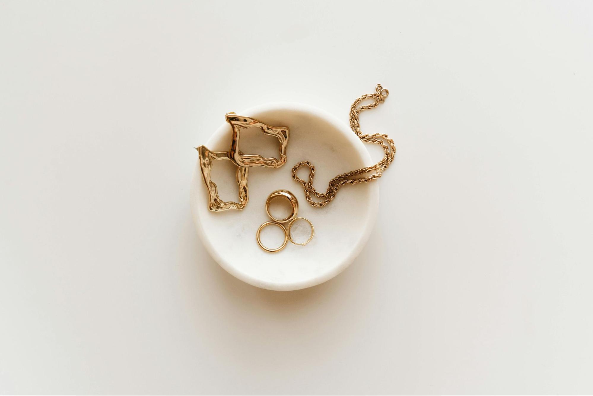 20 Best Jewelry Photography Ideas For Stunning Pictures