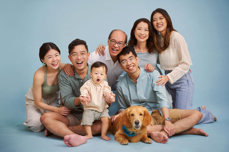 7 Family Photoshoot Ideas In Studio - Image Retouching Lab